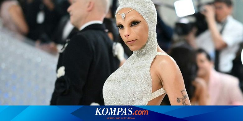 Diwawancara Saat Jadi Cosplay Kucing di Met Gala 2023, Doja Cat: Meong ...