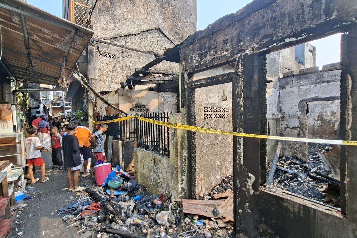 Detik-detik Api Kembali Menyala di Lokasi Kebakaran Tambora Jakbar ...