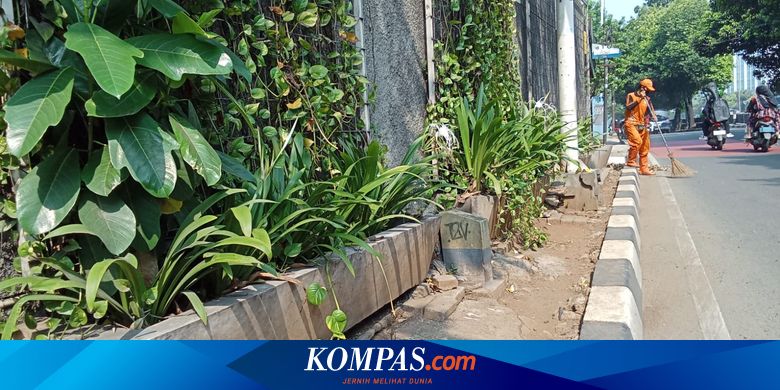 Pramono Janji Trotoar yang "Disunat" di TB Simatupang Akan Diperbaiki
