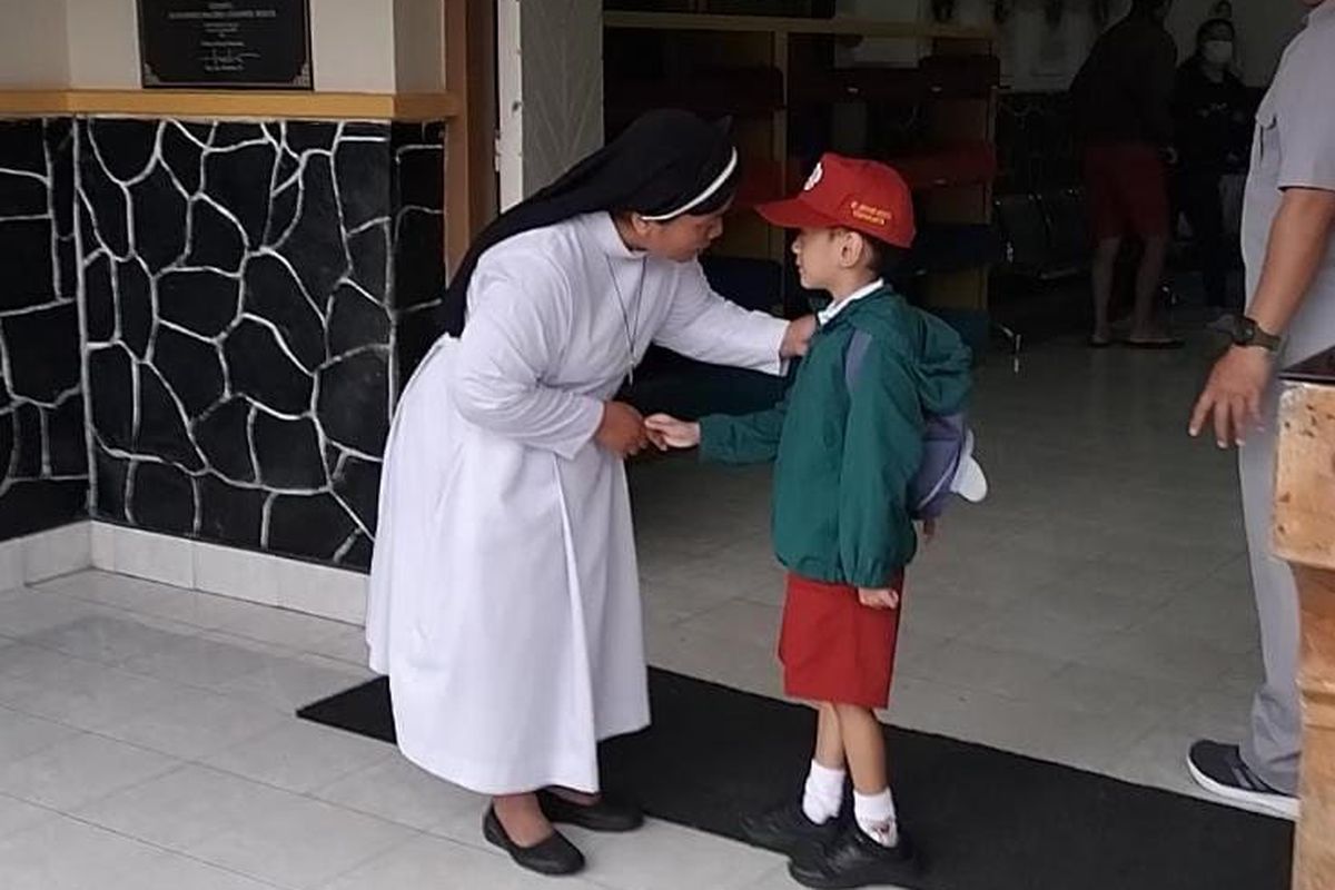 Antar Anak Hari Pertama Masuk Sekolah 2025, Nawaruci Telat Masuk Kerja