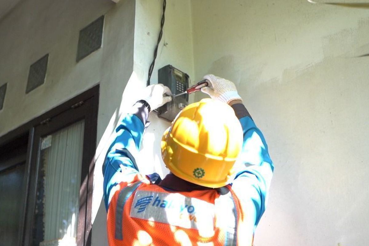 Biaya Pasang Listrik Baru PLN per 1 Agustus 2025 untuk Meteran Daya 1. ...