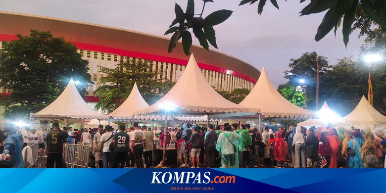 Final Piala Dunia U17 2023: Solo Diguyur Hujan, Antrean Mengular Masuk ...