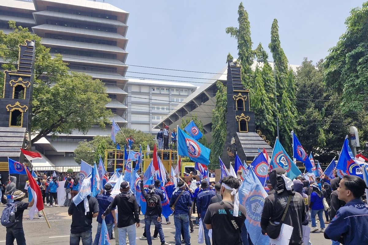7 Bulan Pesangon Eks Buruh Sritex Tak Cair, Ahmad Luthfi Panggil Kurator