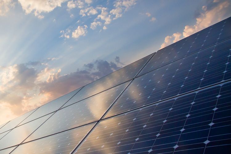 10 Cara Memaksimalkan Efisiensi Sistem Panel Surya