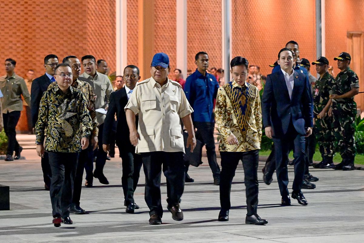 Prabowo Bertolak ke Singapura, Dilepas Gibran hingga Dasco