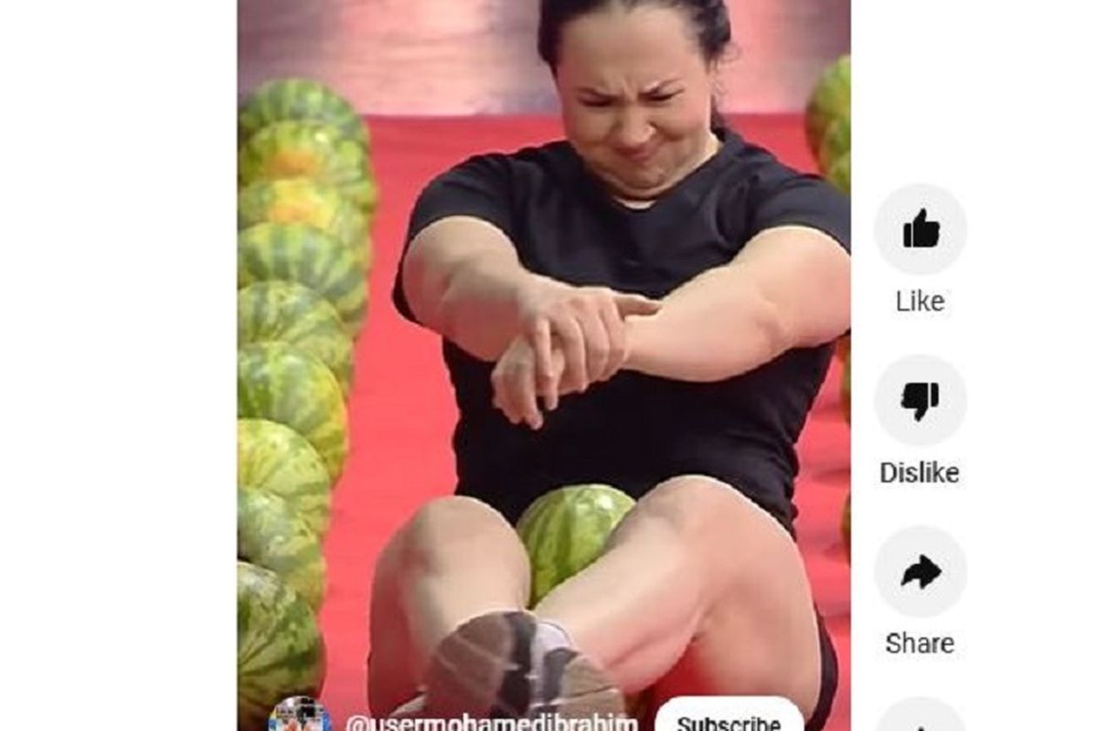 Wanita Turkiye Pecahkan Rekor Dunia dengan Hancurkan Semangka Pakai Paha