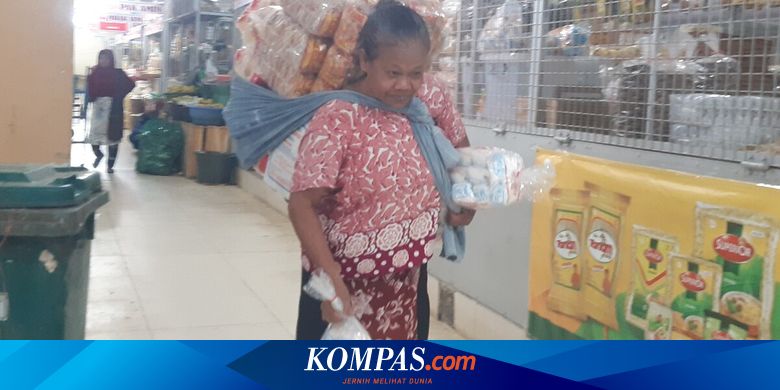 42 Tahun Jadi Kuli Panggul di Pasar Legi Solo, Sukiyem Pernah Dibayar ...