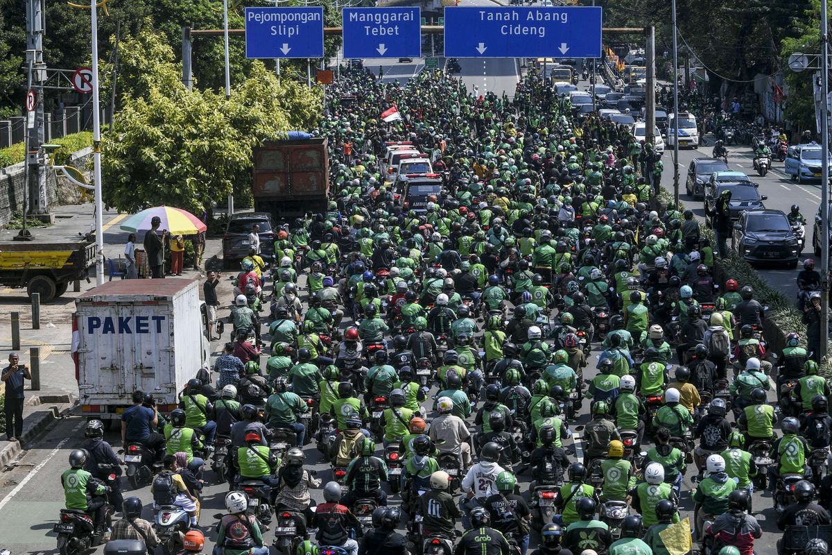 Masa Depan Ojol: Dari Digital Economic Singularity hingga Harapan ...