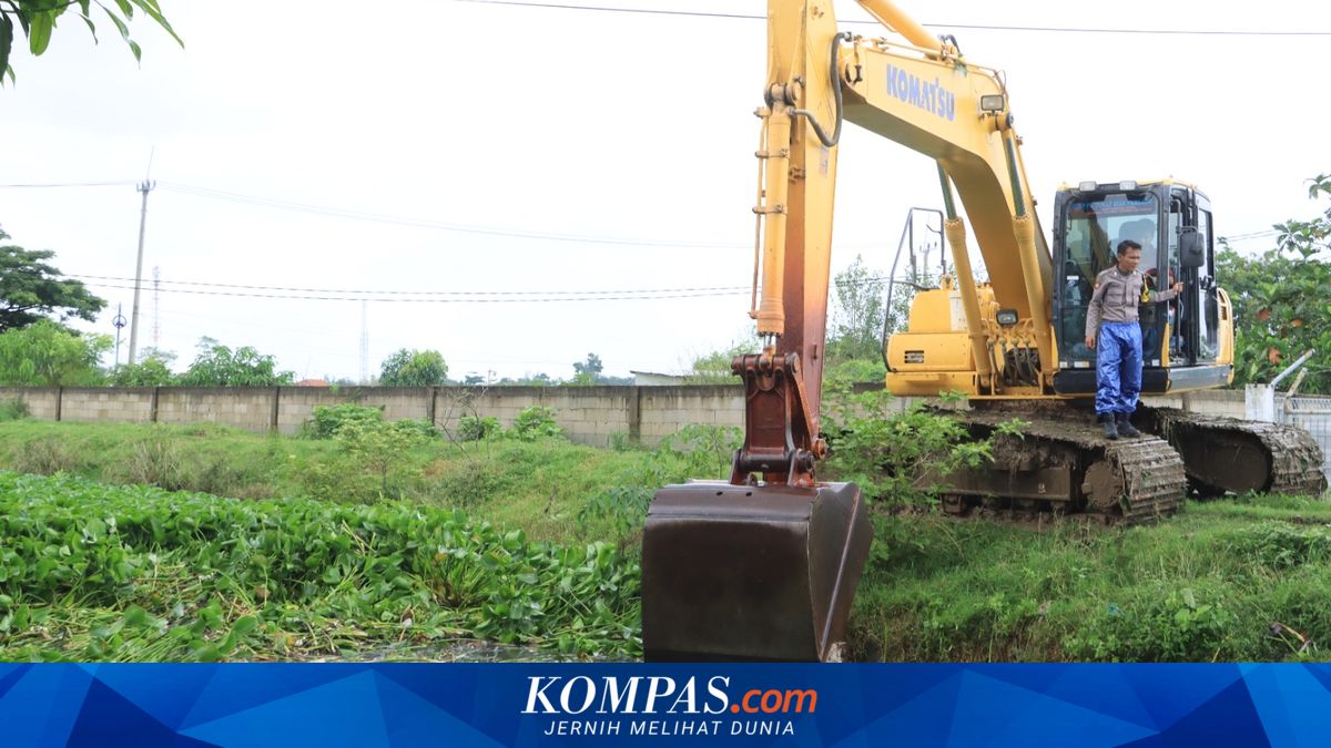 Aksi Bripka Rusmanto, Sewa Ekskavator dengan Dana Pribadi untuk Atasi ...