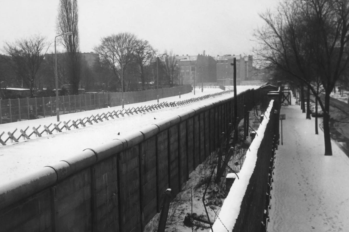 Hari Ini dalam Sejarah: 13 Agustus 1961 Tembok Berlin Dibangun ...