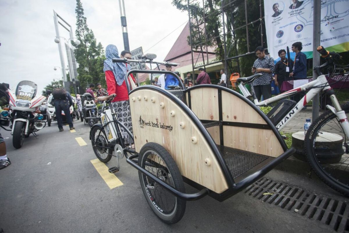 Saat Mobil hingga Becak Listrik UGM Mejeng Keliling Jogja