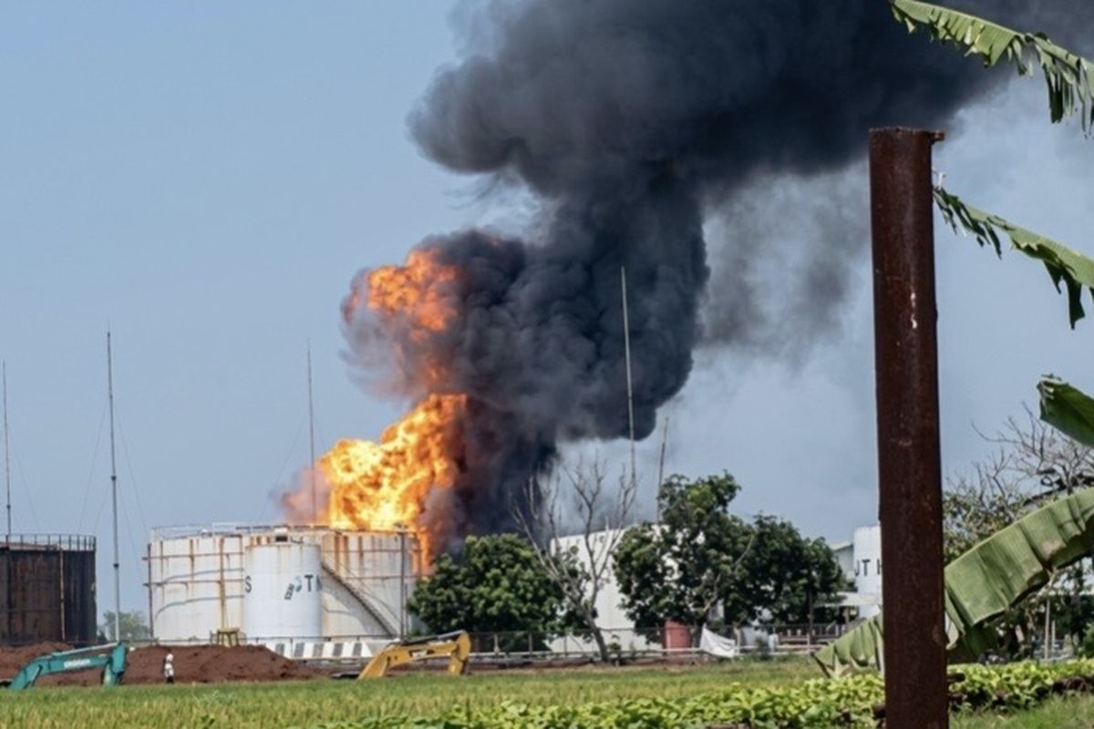 Kebakaran Terjadi di Areal Pertamina Losarang Indramayu, Warga Dengar ...