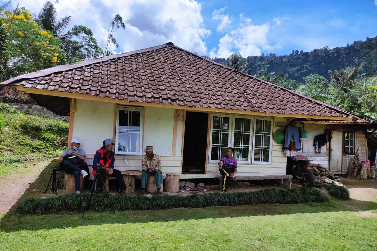Ramai soal Rumah "View" Curug Citambur Abah Jajang untuk Camping ...