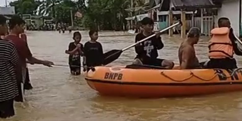 Berita Harian 10 Kecamatan Di Pesisir Selatan Dilanda Banjir Terbaru Hari Ini - Kompas.com