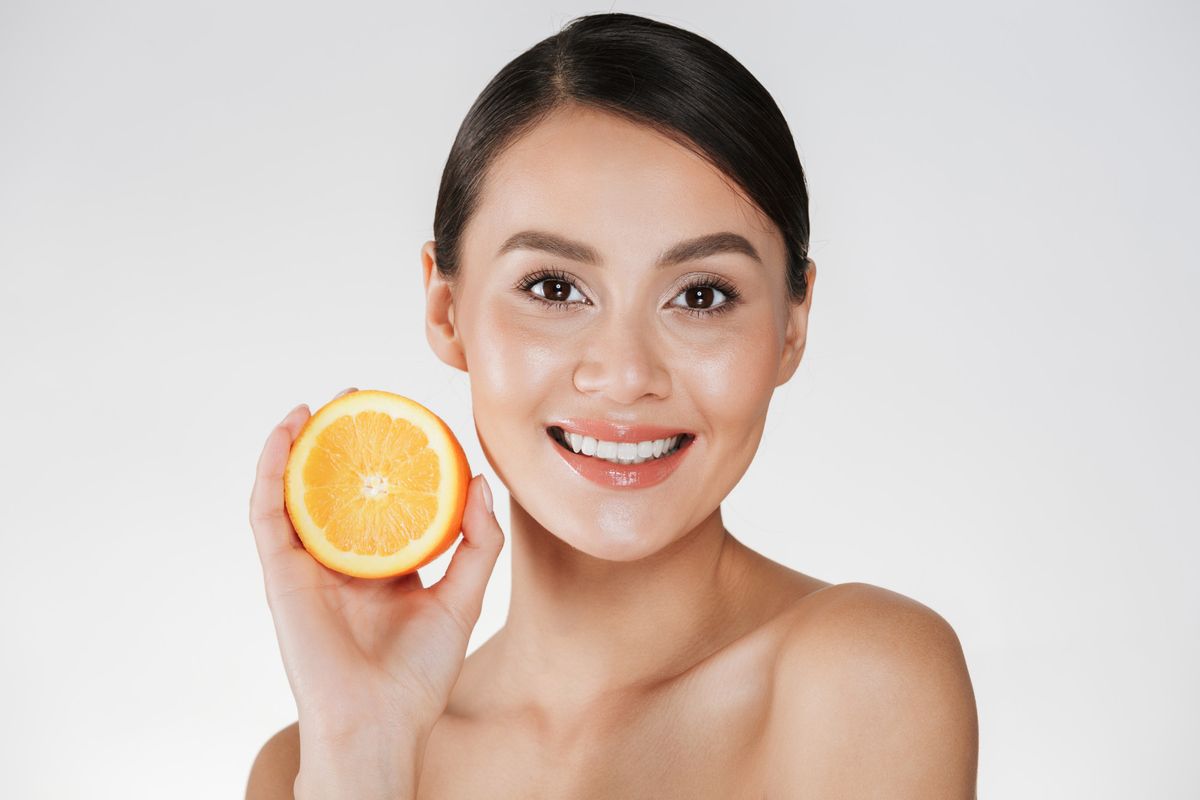 Kulit Sehat Tidak Cukup dengan Skincare, Nutrisi Jadi Kunci Utama