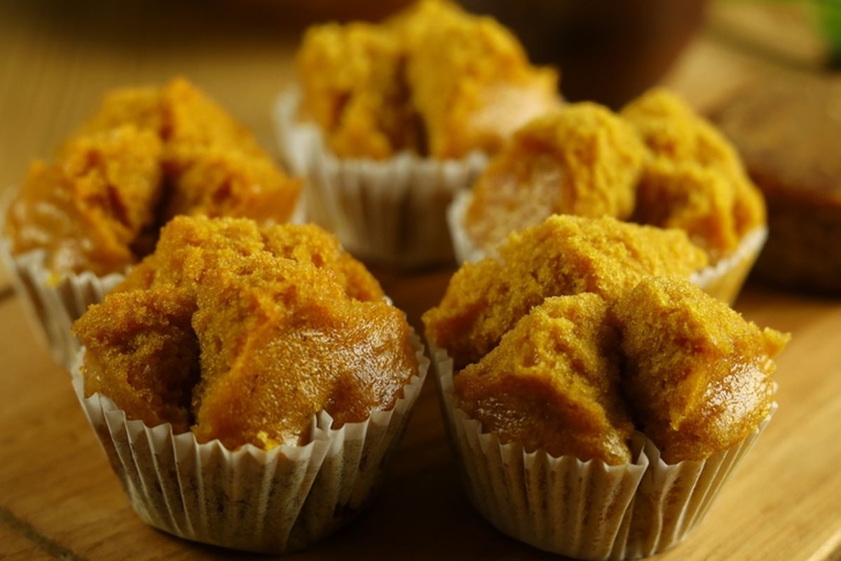 Resep Bolu Kukus Gula Merah Mekar dan Lembut, Modal 2 Telur