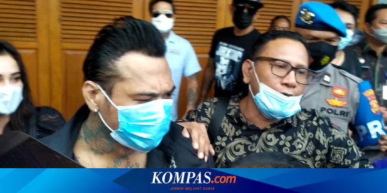 Mengenal Upacara Melukat, Ritual Pembersihan Diri yang Dilakukan Jerinx ...