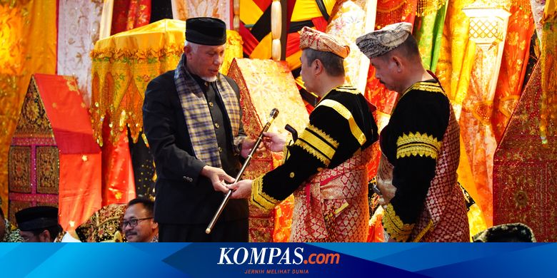 Gubernur Riau Syamsuar Dikukuhkan Jadi Pemegang Malewa Gala Kehormatan ...