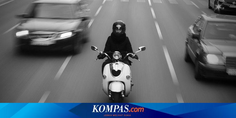 Jangan Berkendara Sepeda Motor Dekat Bus di Turunan