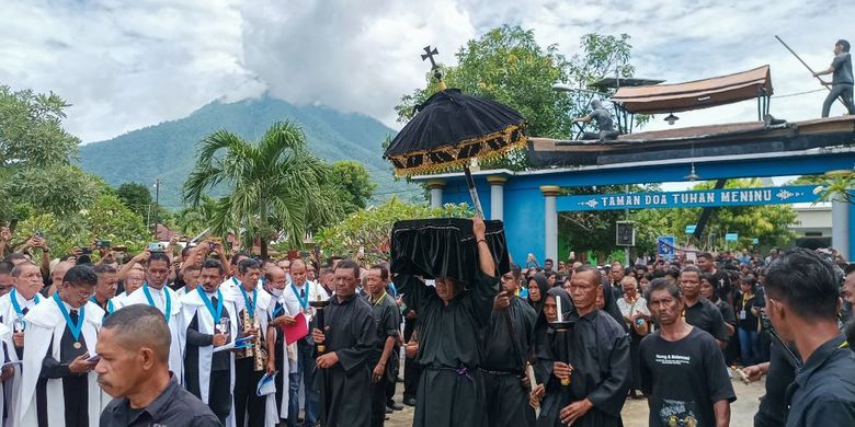 Centuries-old Indonesian Easter Tradition Returns after Pandemic Hiatus