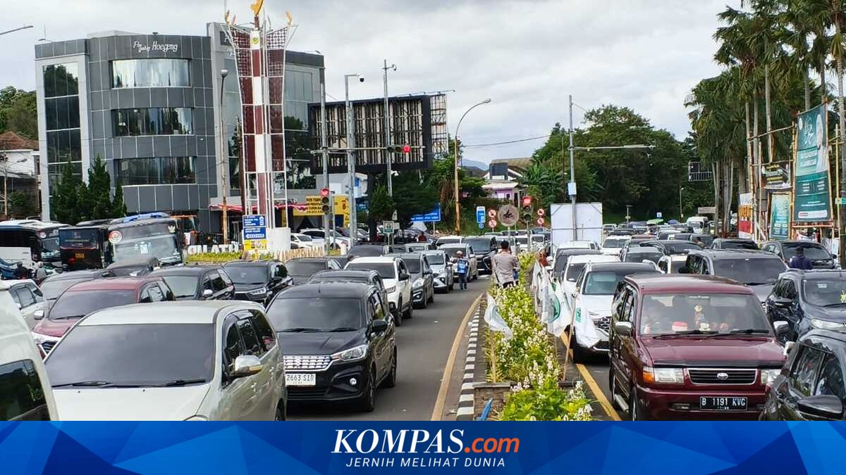 Jalur Puncak Padat, Ini Jadwal One Way dan Pilihan Rute Alternatif