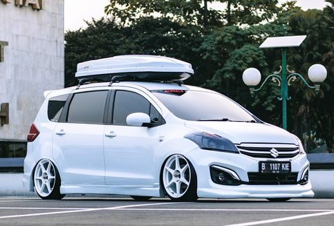Keindahan Racing Stance Suzuki Ertiga: Tampilan Istimewa!