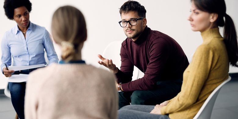 Pengertian dan Contoh Kalimat Opini - Kompas.com