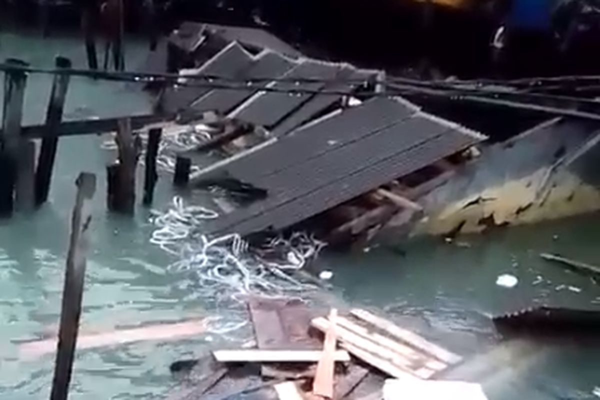 Natuna Diterjang Hujan Deras dan Angin Kencang, Satu Rumah Roboh