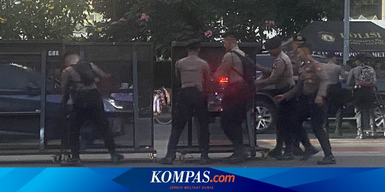 Massa Demo Ojol Bubar, Jalan Medan Merdeka Selatan Kembali Dibuka