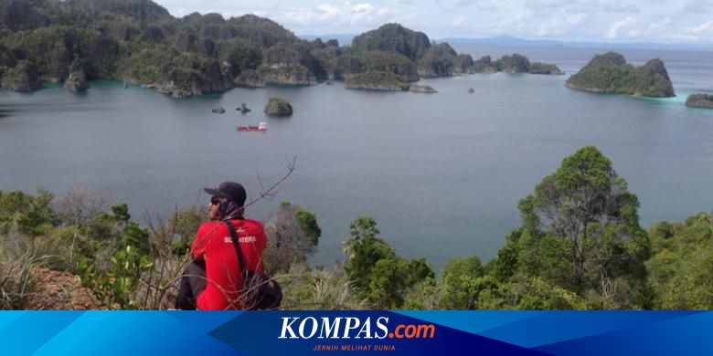 Menikmati Keindahan Raja Ampat dari Gunung Botak