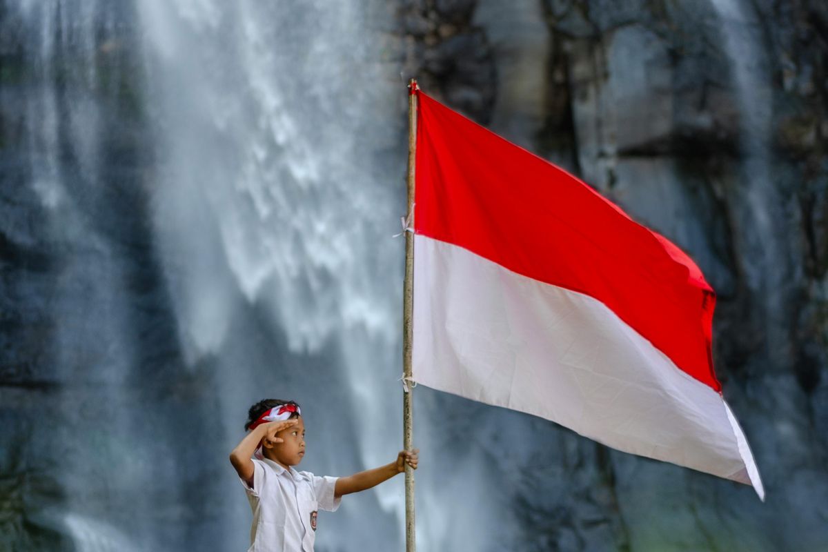 Dilarang Merobek hingga Membakar, Ini Aturan Hukum soal Bendera Merah Putih