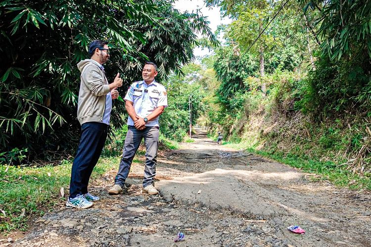 Berita Terkini Harian Jalan Rusak Di Bandung Barat Terbaru Hari Ini ...