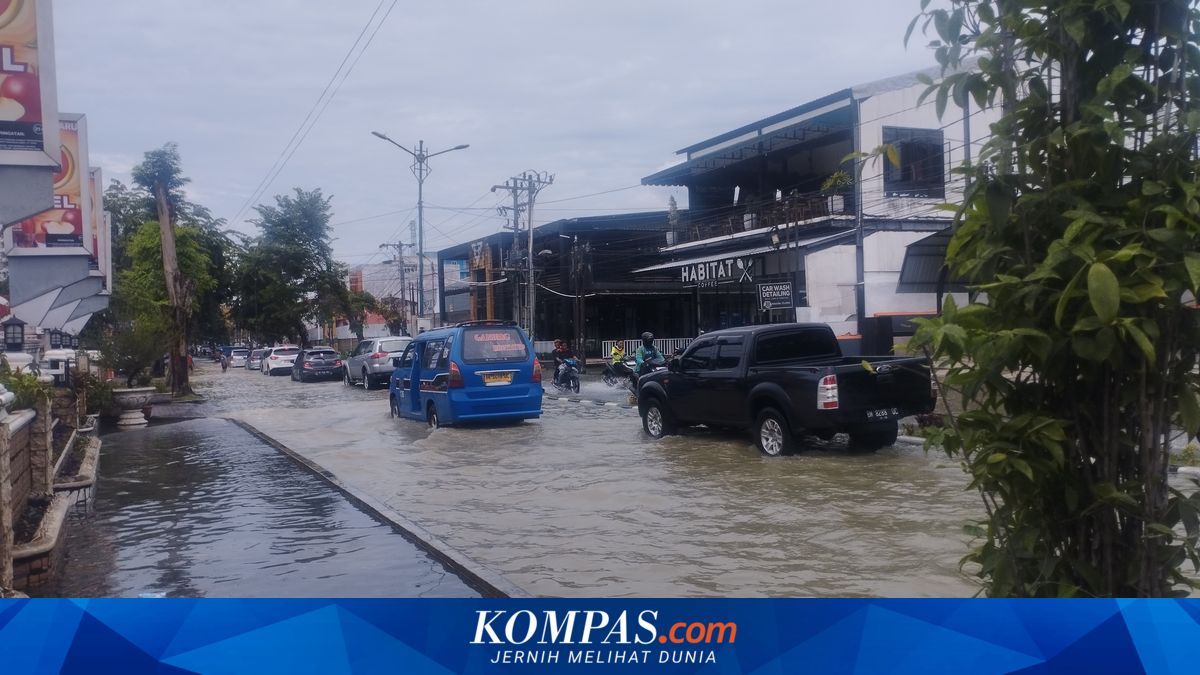 Warga: Medan Ini Kota Besar, Masak Masih Banjir, Malu Lah!
