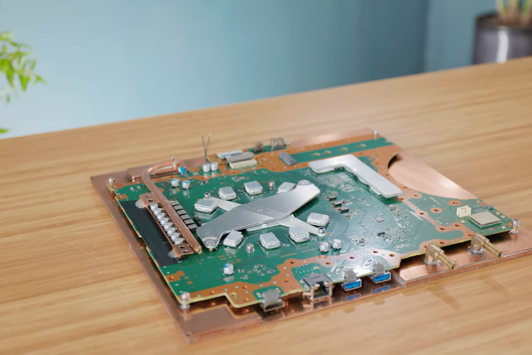 Foto : YouTuber Sulap PlayStation 5 Jadi Lebih Ramping dan Adem Halaman 3