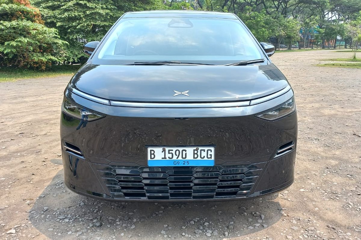 MPV Listrik Xpeng X9: Suasana Interior yang Futuristis