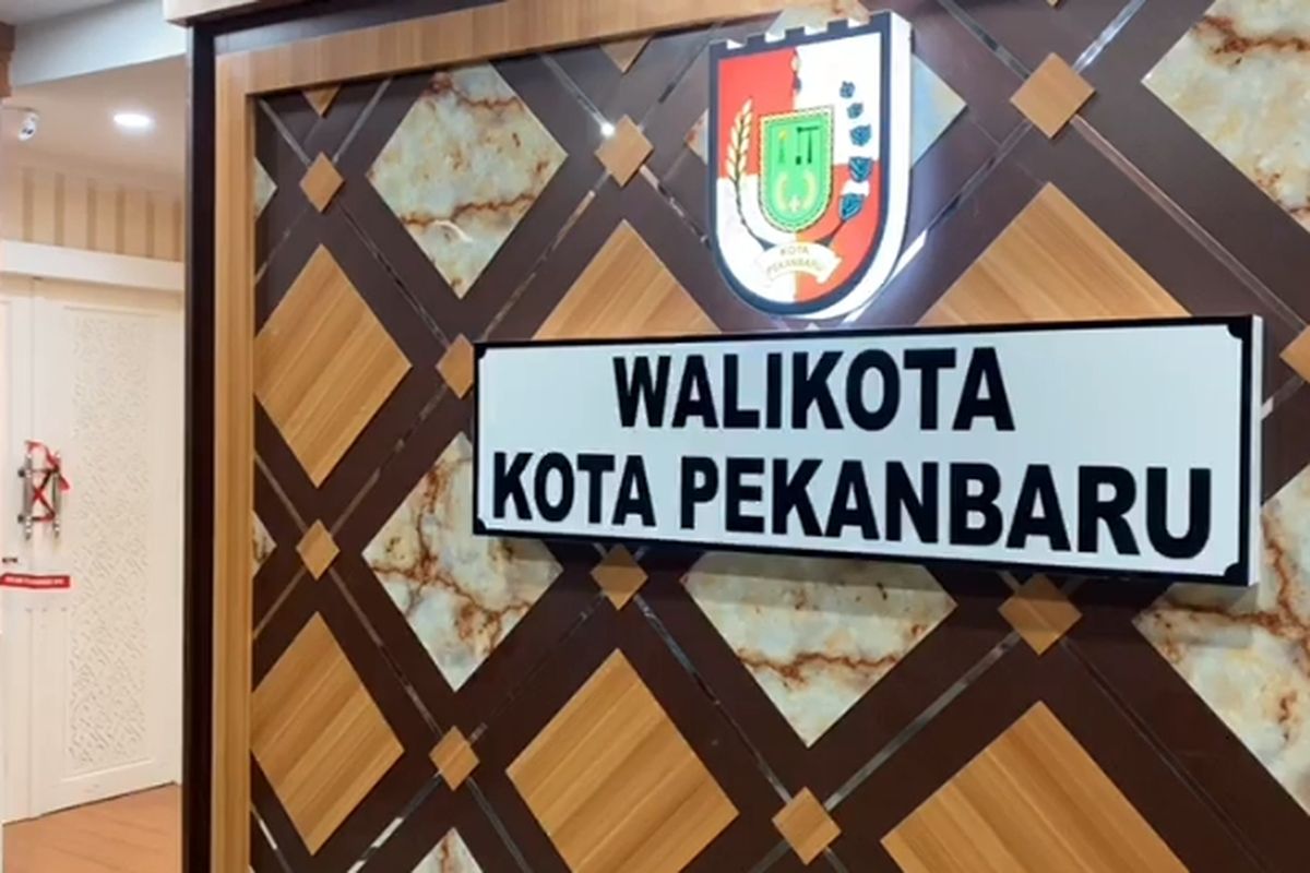 KPK Segel Ruang Pj Wali Kota Pekanbaru Usai OTT