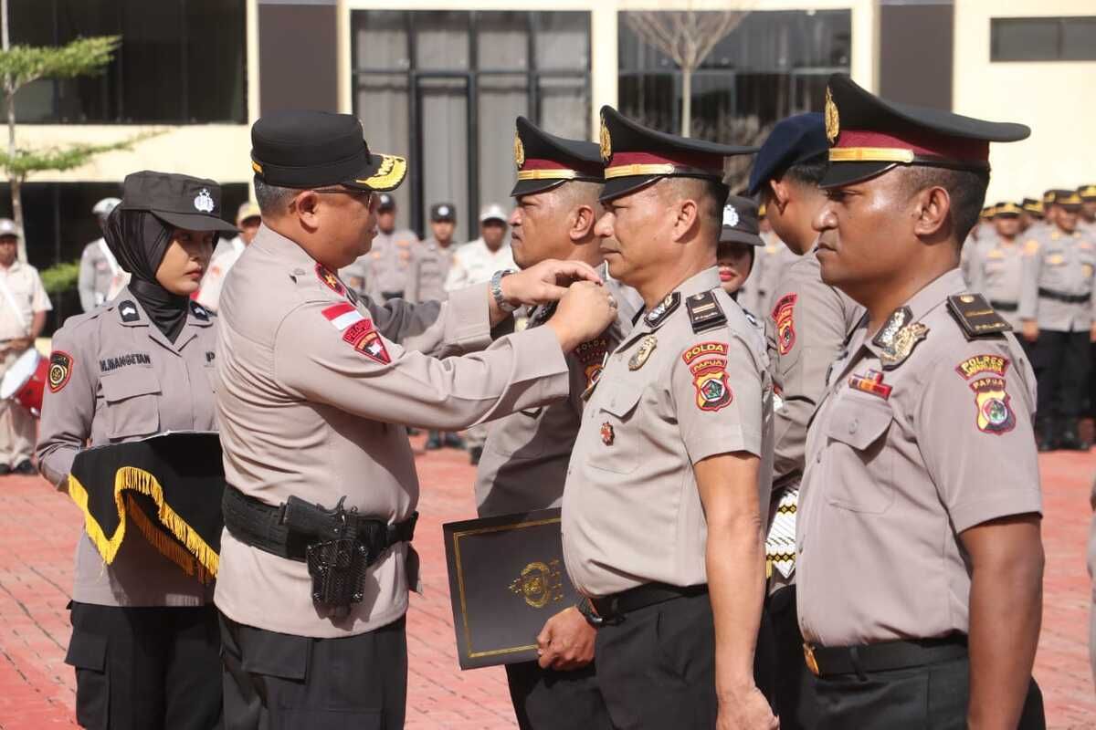 Ikut Bebaskan Pilot Susi Air, 8 Personel Polda Papua Dapat Penghargaan dari Kapolri