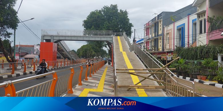 Kondisi Taman Secawan Depok: Bersih dan Terawat, tapi Akses JPO Ditutup ...