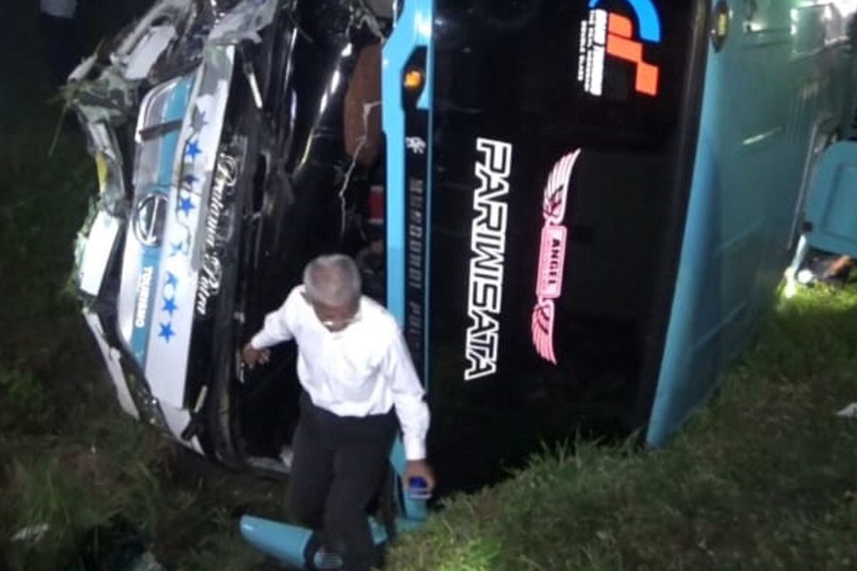 Detik-detik Bus Rombongan "Study Tour" SMAN 1 Sidoarjo Kecelakaan di Tol Ngawi, Bermula Truk ...