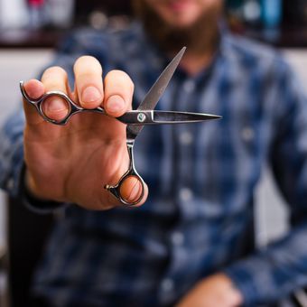 Mudah dan Cepat, Ini Cara Menajamkan Gunting yang Tumpul