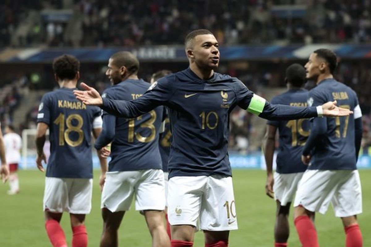 Macron Harap Kylian Mbappe Bisa Bela Perancis di Olimpiade 2024