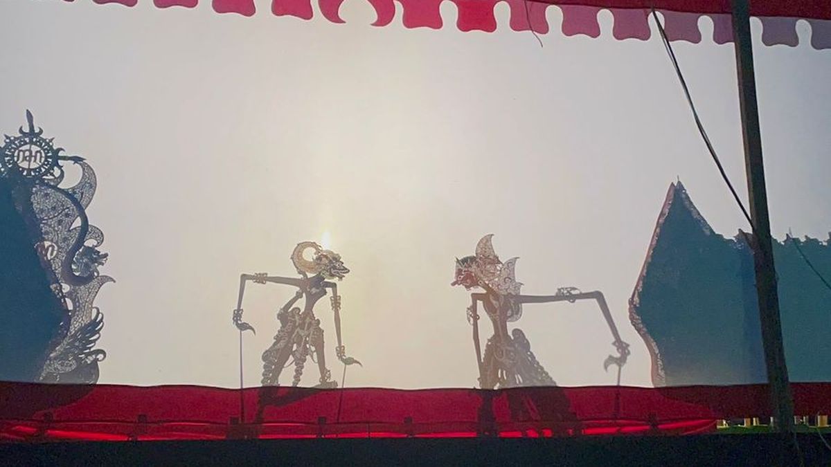 Simbol-simbol dalam Gunungan Wayang Kulit Jawa