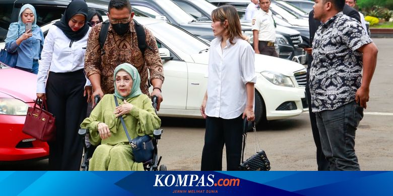 Venna Melinda Tak Hadiri Sidang Perdana Perceraiannya dengan Ferry Irawan