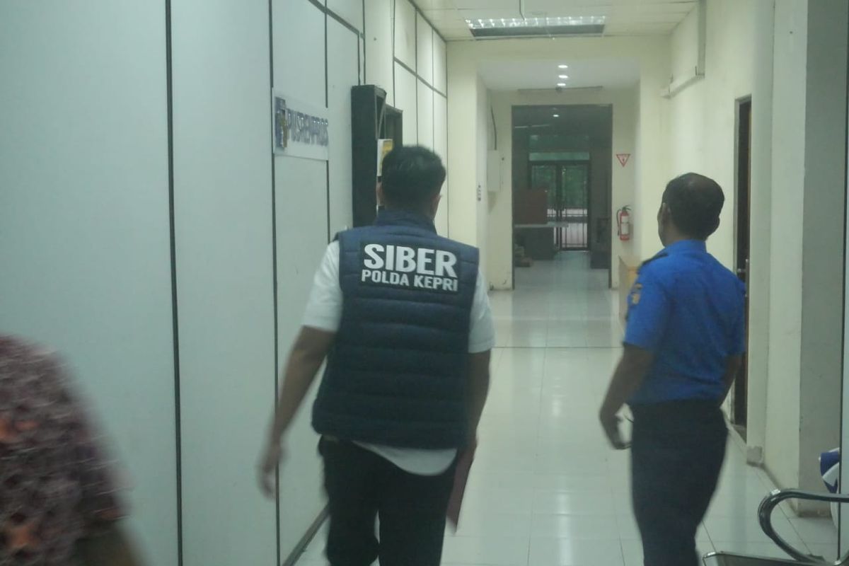 Sita 3 Kardus Dokumen, Polda Kepri Dalami Dugaan Korupsi Proyek ...