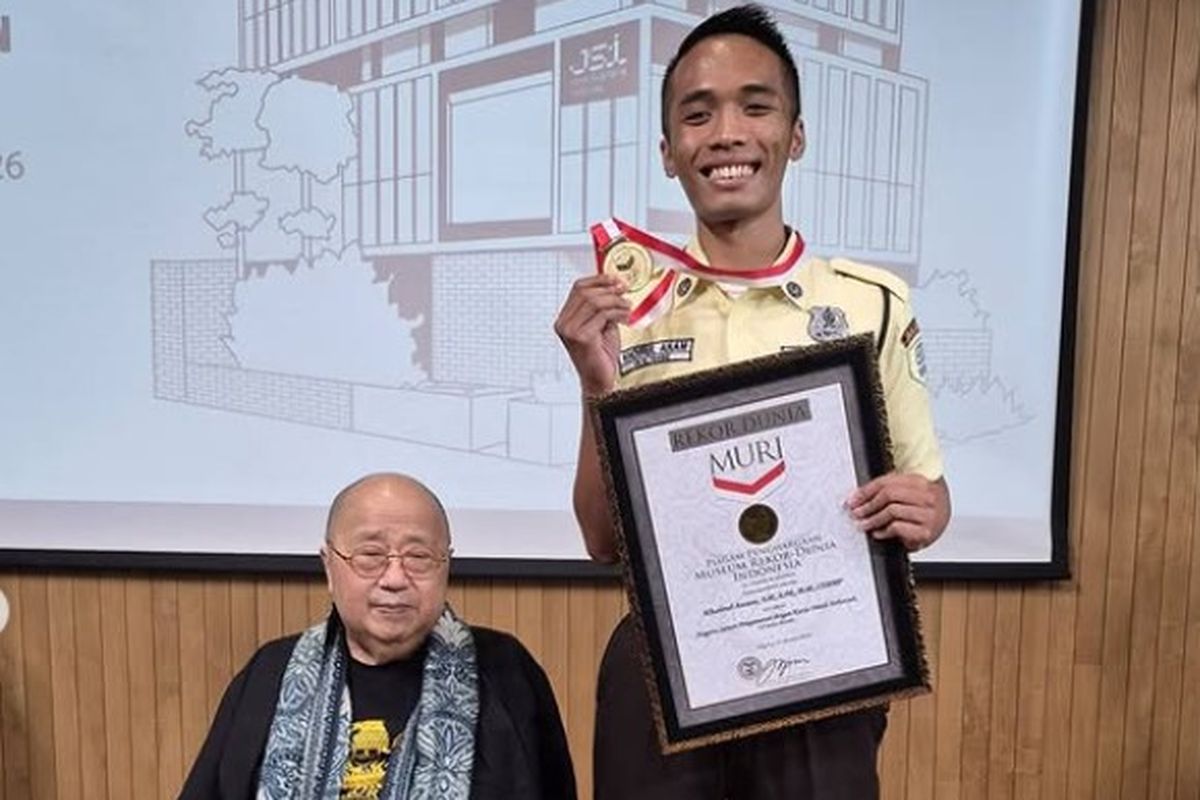 Sosok Anam, Satpam Bank yang Dapat Rekor MURI karena Tulis 13 Karya Ilmiah