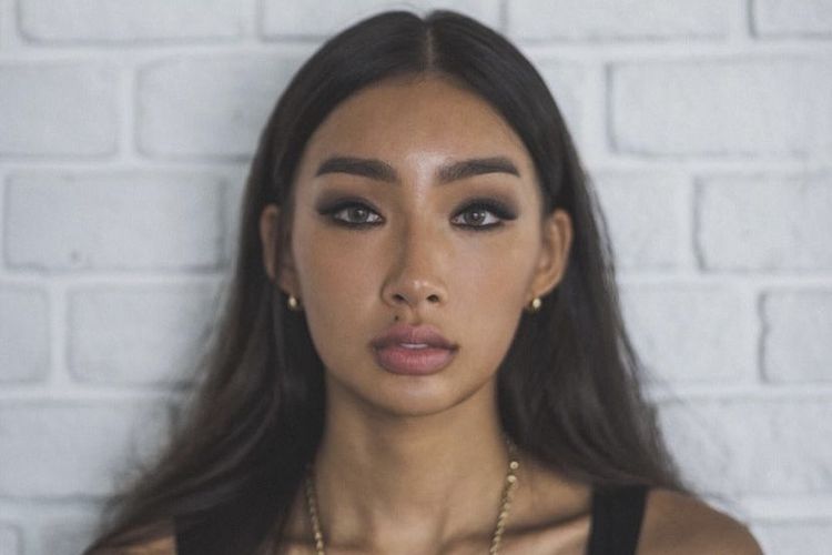 Intip Gaya ala Moon Ga-Bi, Model Sekaligus Ibu dari Anak Jung Woo Sung