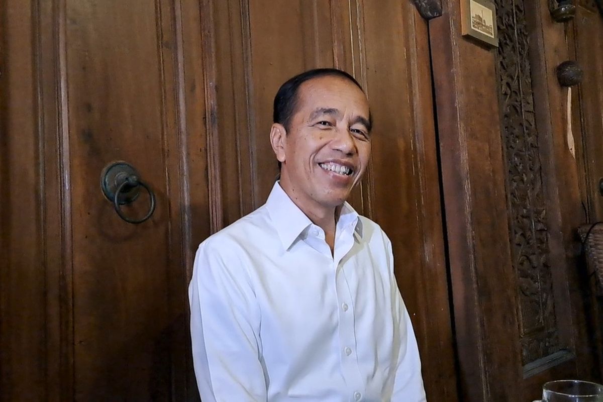 Kenapa Pihak Jokowi Tak Mau Tunjukkan Ijazah Asli?