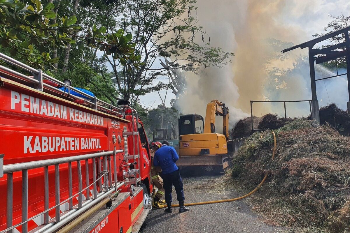 Update Kebakaran di Gudang Pabrik Pengolahan Kayu Putih di Gunungkidul, Api Berhasil Dipadamkan