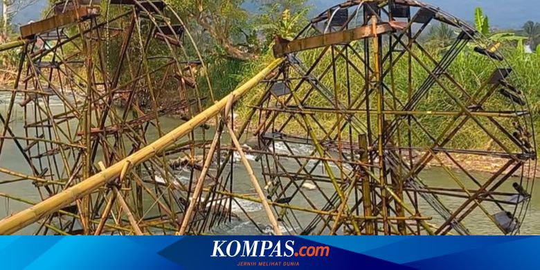 Hadapi Kekeringan, Warga Tasikmalaya Urunan Bangun Kincir Air dari Bambu