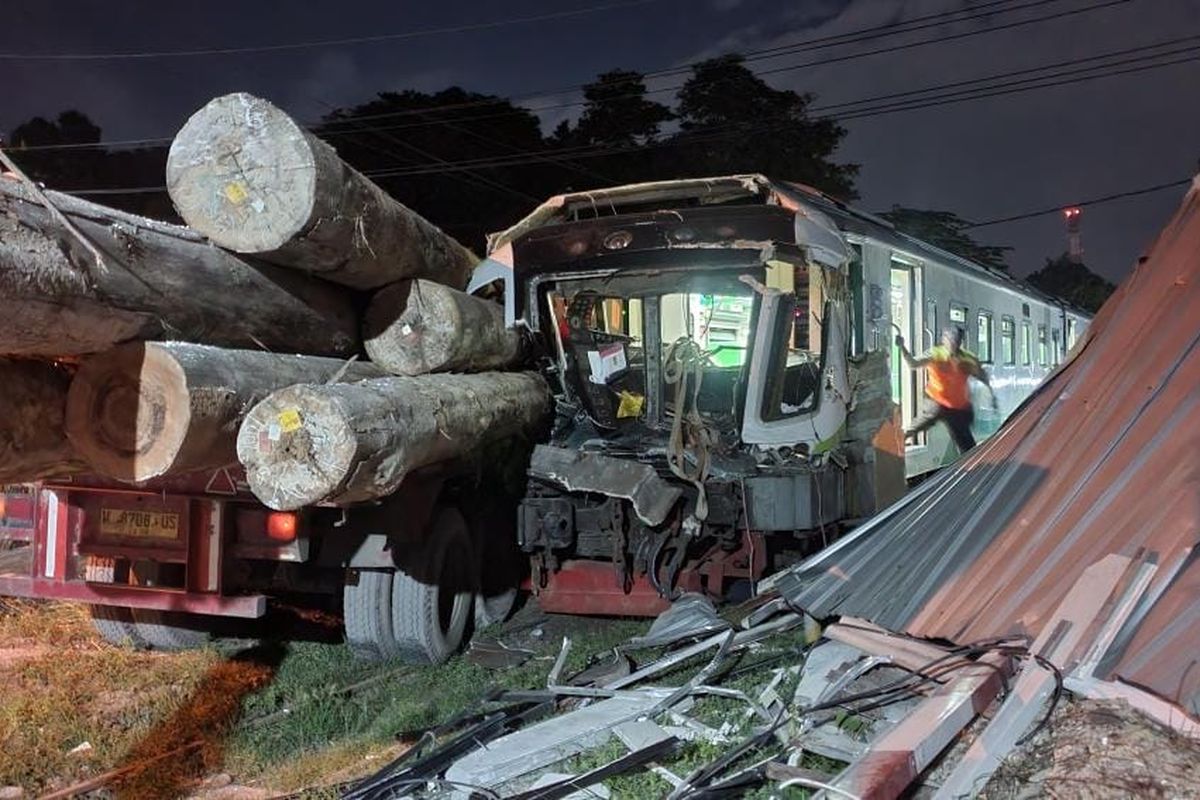 Ini Nasib Sopir Truk Pemicu Tabrakan dengan KA Jenggala